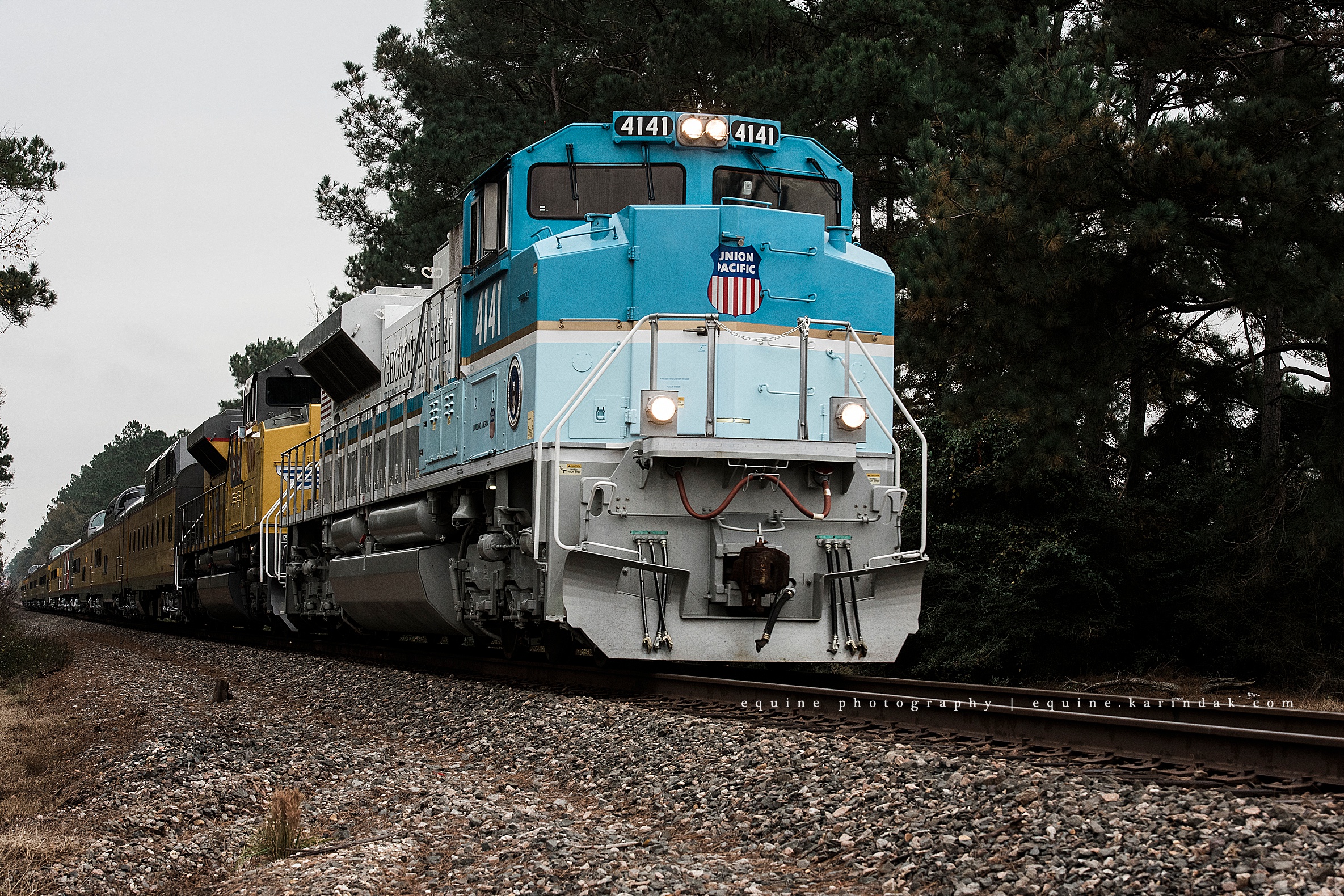 Remembering George Bush Sr. | College Station,TX Flyover & Final Train ...